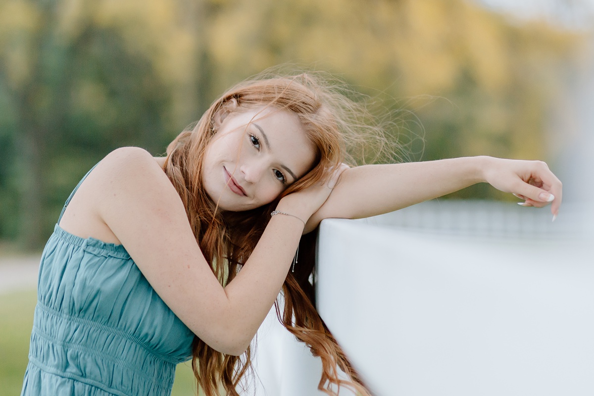 Maddy's Naperville Senior Photos at St James Farm » Charity White ...