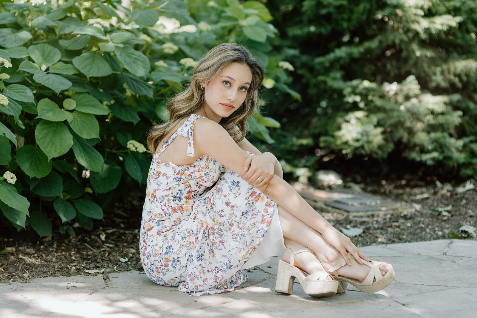 Bryanna's Senior Photos in Downtown Wheaton » Charity White Photography