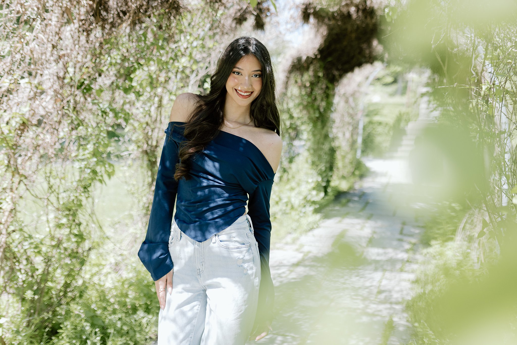Victoria's Senior Photos in Downtown Geneva » Charity White Photography