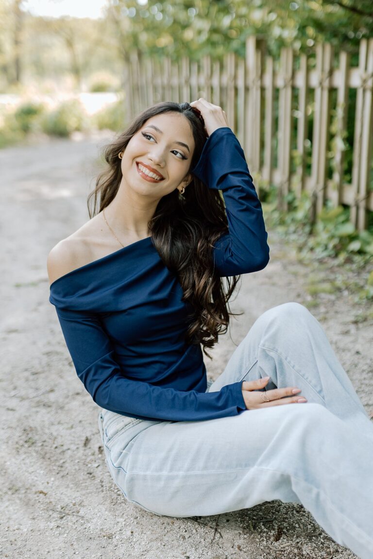 Victoria's Senior Photos in Downtown Geneva » Charity White Photography