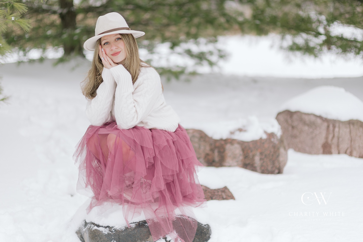 Winter Senior Photos in the Snow - Aurora IL » Charity White Photography